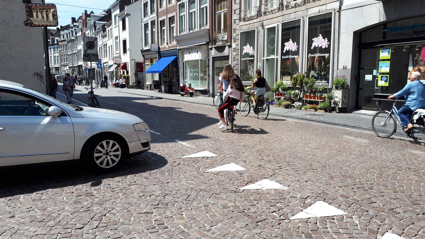 Why There Are No Stop Signs In The Netherlands | Dutch Language Blog