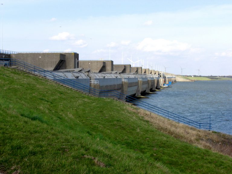 The North Sea Dikes Open Once Again | Dutch Language Blog