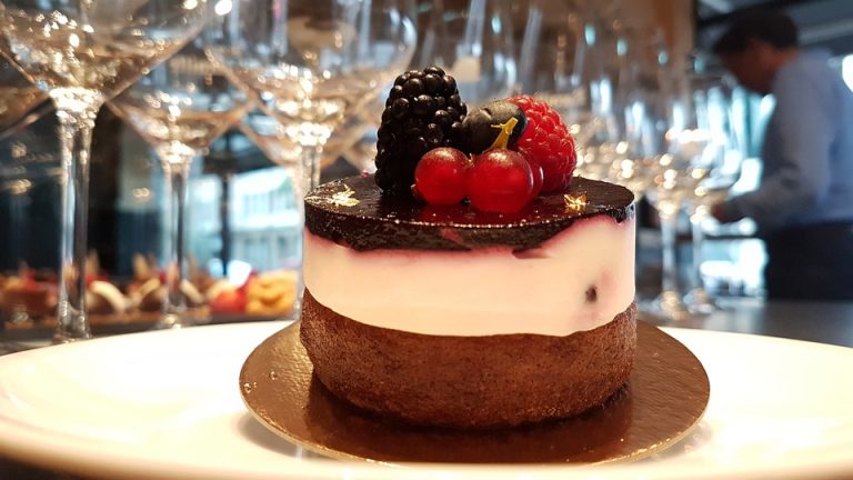 À Table!: The French Meal in Seven Courses (Part 2) | French Language Blog