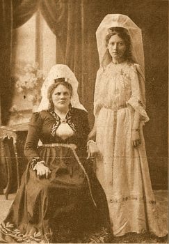 Icelandic national dress | Icelandic Language Blog
