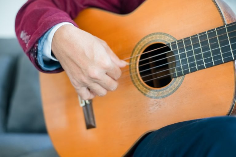 The Russian Romance with the Guitar | Russian Language Blog