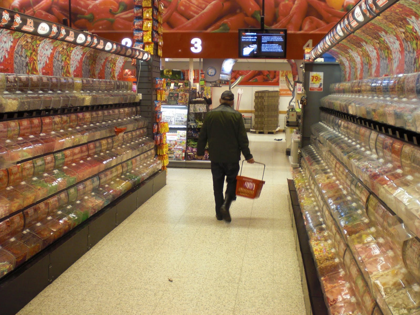 Swedes eat most candy in the world! | Swedish Language Blog